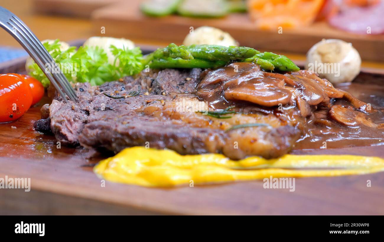 Perfectly grilled beef steak hi-res stock photography and images - Alamy
