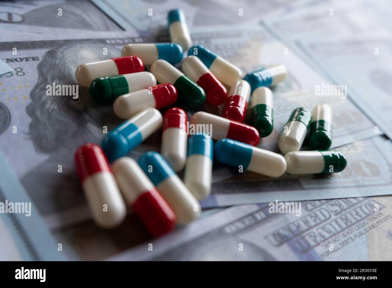Paying medical bill hi-res stock photography and images - Alamy