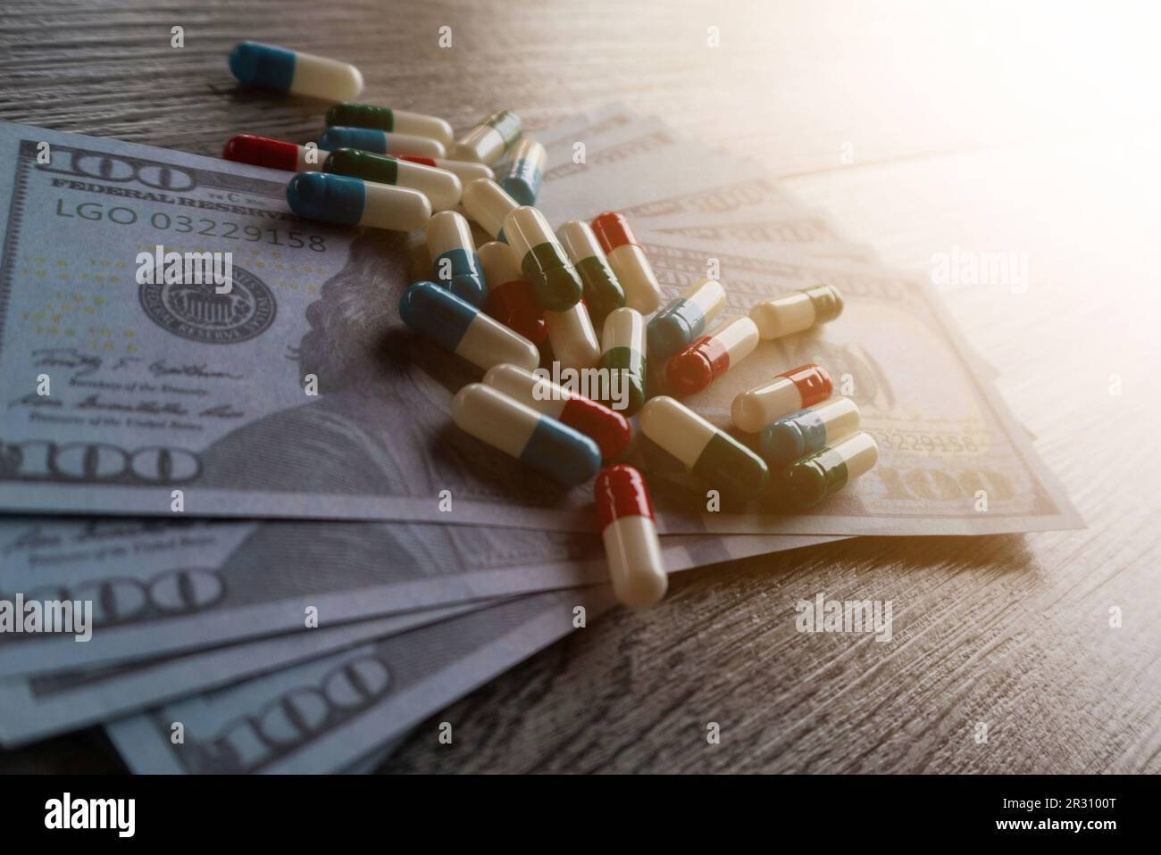 Paying medical bill hi-res stock photography and images - Alamy