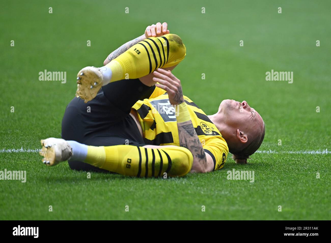 Marius WOLF (Borussia Dortmund) on the ground, injured, injury, action ...