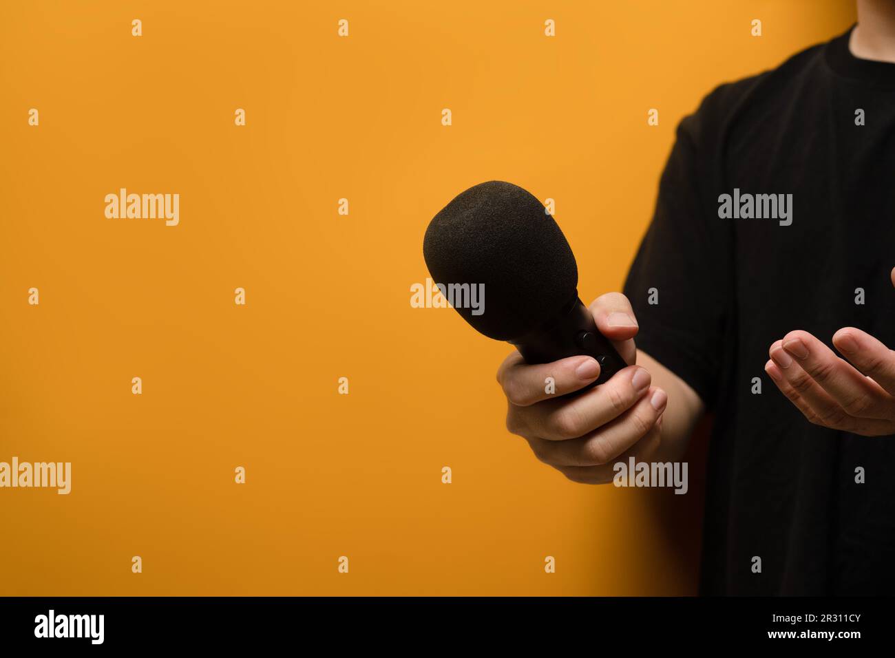 Microphone interview actor hi-res stock photography and images - Alamy