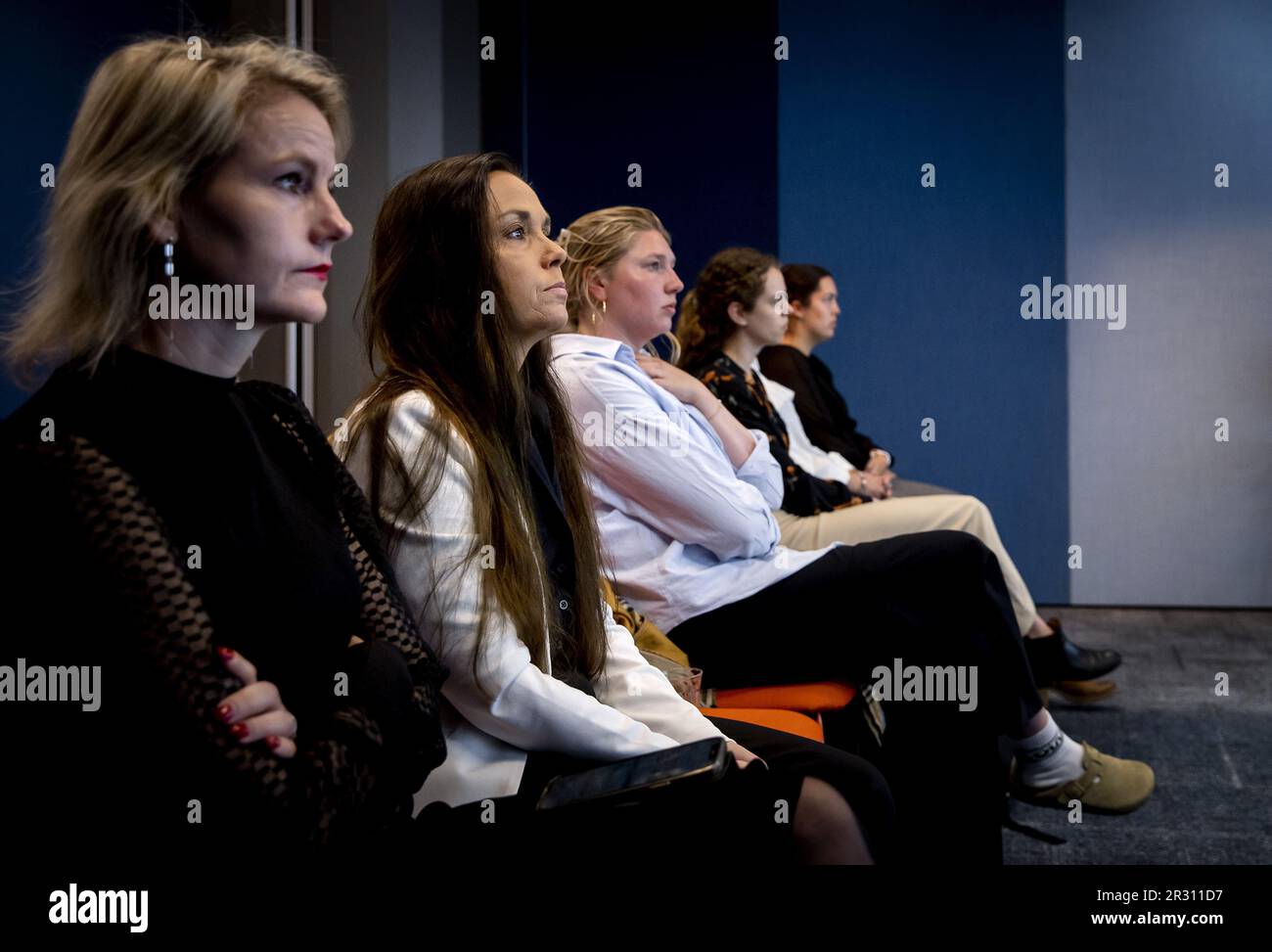 THE HAGUE - Kim Koumans (2L) during an explanation of the research ...