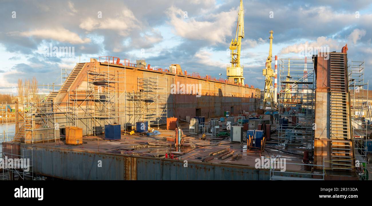 Newly built dry dock at the shipyard Stock Photo - Alamy