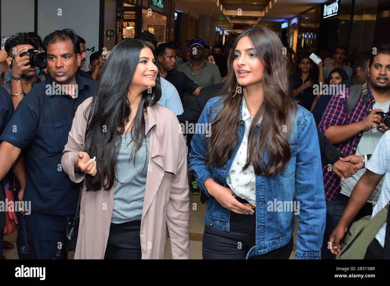 Sonam Kapoor, Sonam Kapoor Ahuja, Indian actress, Rhea Kapoor, Indian ...