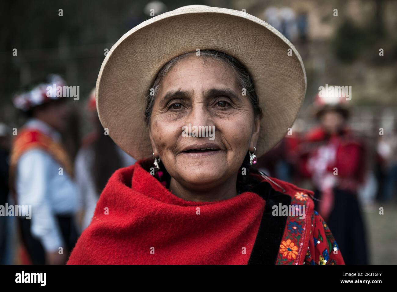 Woman traditional costume mount hi-res stock photography and images - Alamy