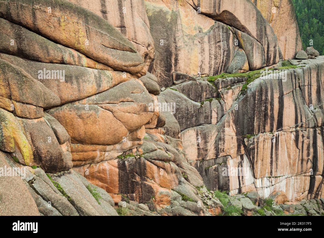 High granite rock cliffs in Lost Creek Wilderness Stock Photo - Alamy