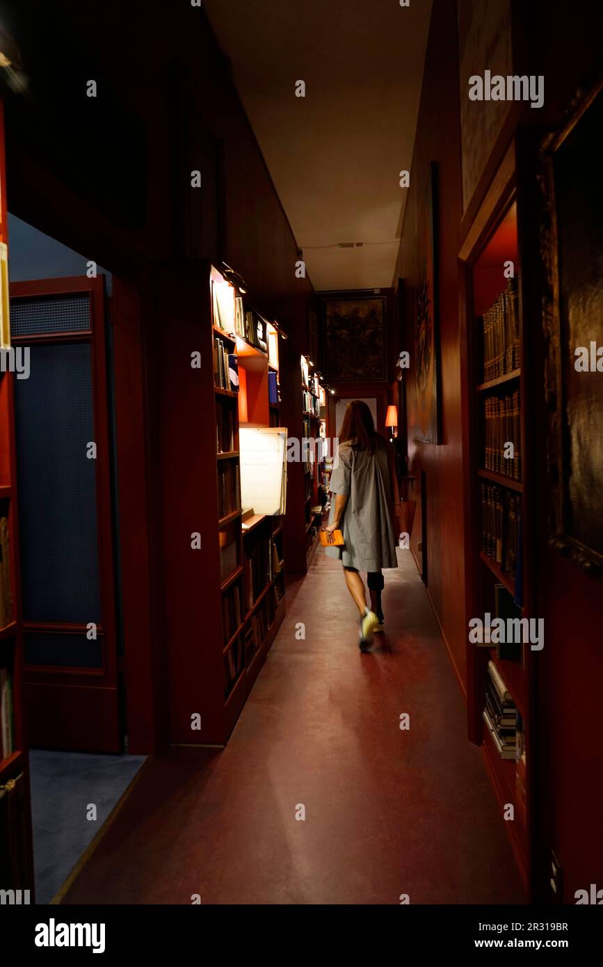 Il Corridoio Rosso, the red corridor, The Triennale collection of ...