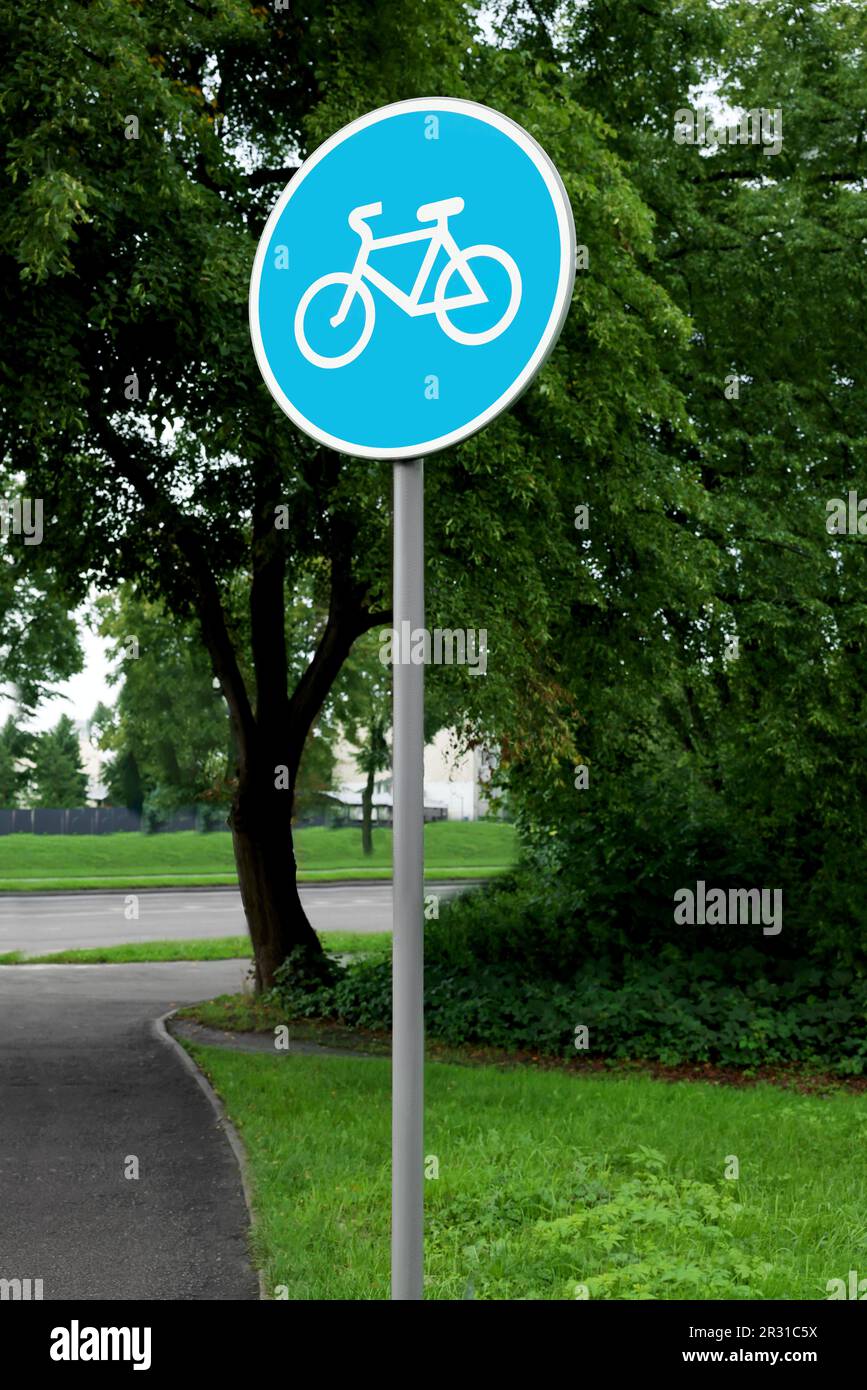 Traffic sign Bicycles Only on city street Stock Photo - Alamy