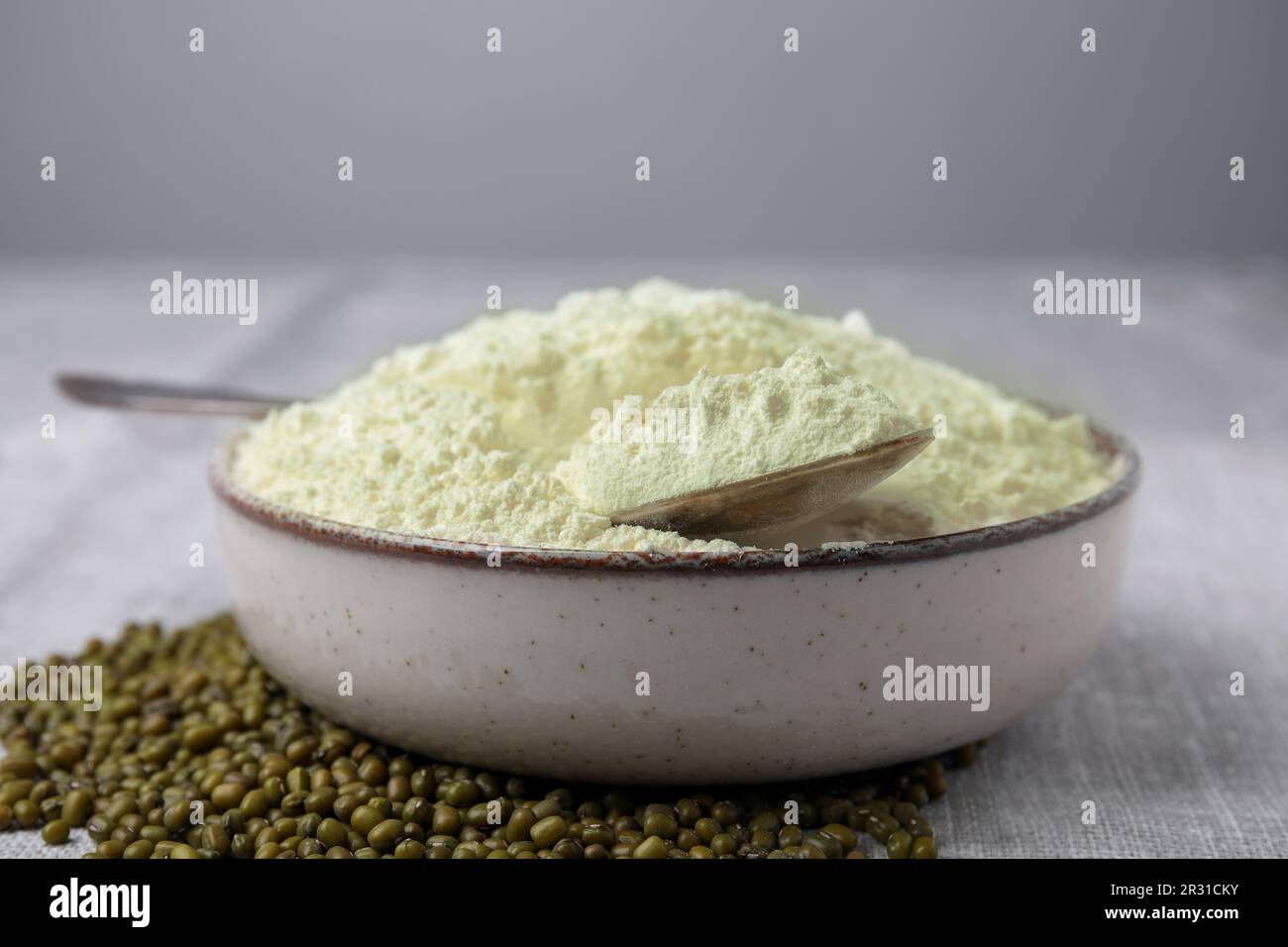 Mung beans flour grain hi-res stock photography and images - Alamy