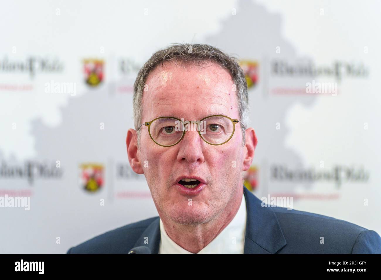 Police crime scene computer hi-res stock photography and images - Alamy