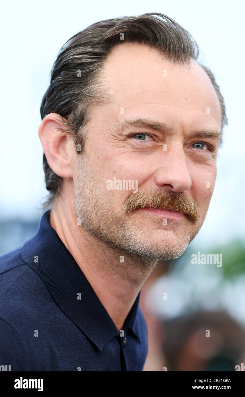 Cannes, France. 22nd May, 2023. British actor Jude Law attends the ...