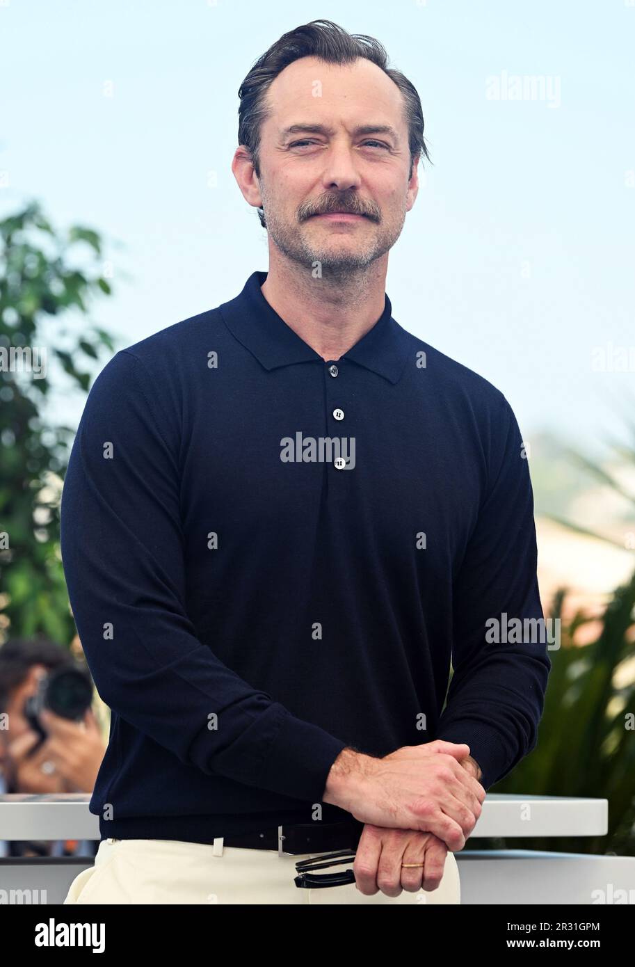 Cannes, France. 22nd May, 2023. British actor Jude Law attends the ...