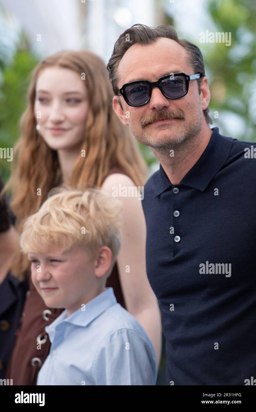 Cannes, France. 22nd May, 2023. Jude Law, Patrick Buckley and Junia ...