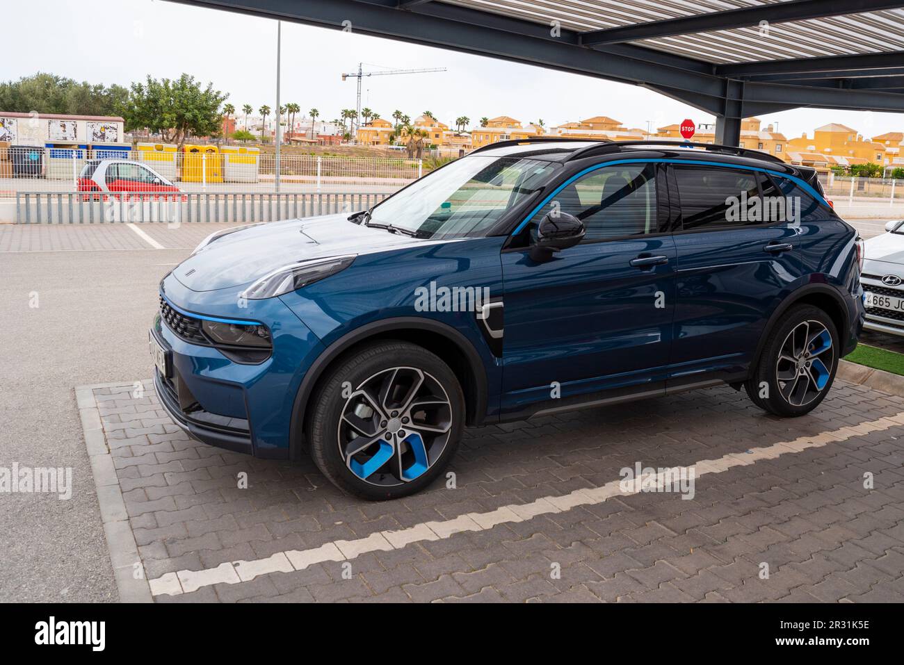 Lynk & Co 01, compact crossover SUV produced by Geely and marketed ...