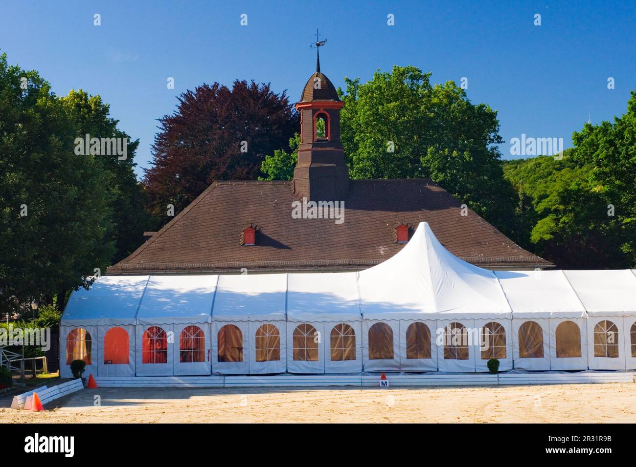 Marquee roof hi-res stock photography and images - Alamy