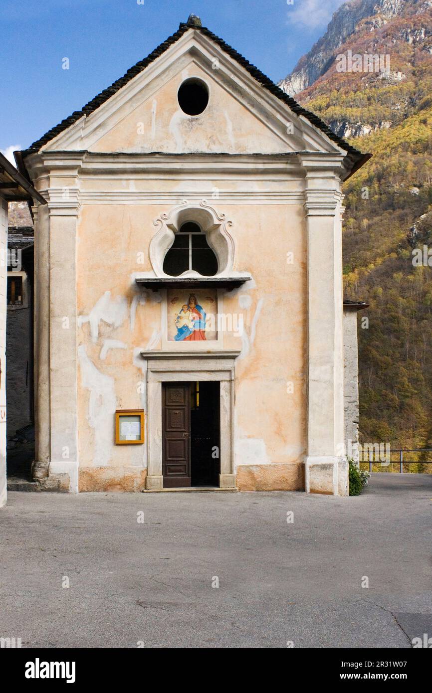 Madonna portal hi-res stock photography and images - Alamy