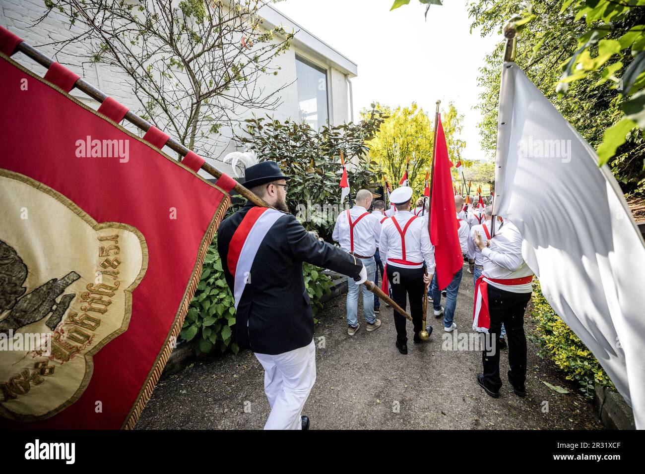 LOBITH - The tour around the Church at the shooters' guild Eendracht ...