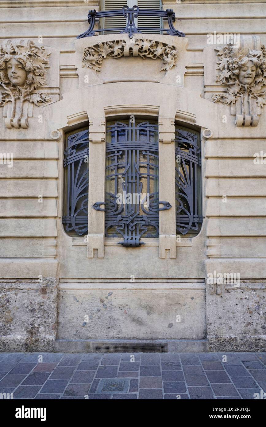 Italian Liberty architecture in Milan, Casa Guazzoni building, Via ...