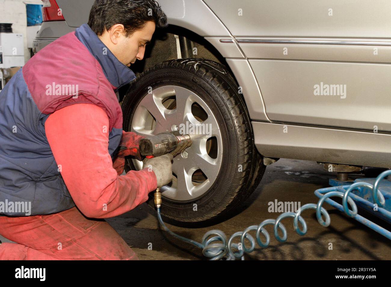 Auto repair shop photos hi-res stock photography and images - Alamy