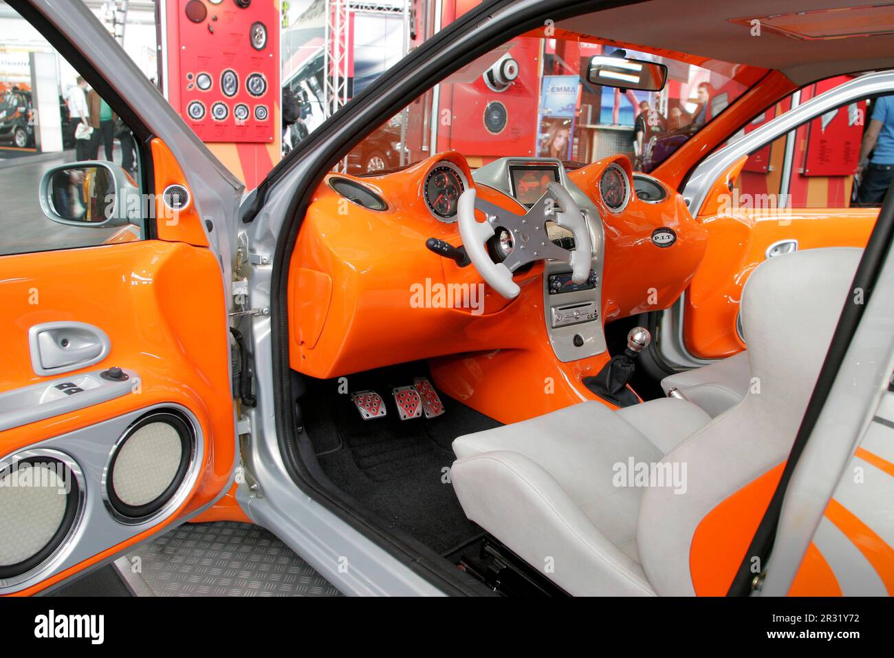 Autotuning hi-res stock photography and images - Alamy