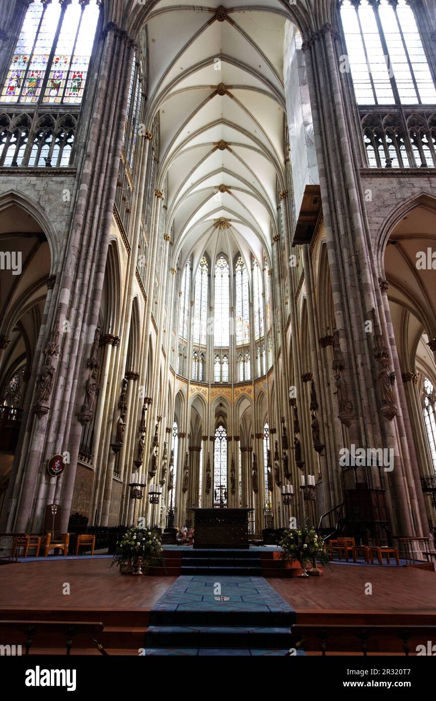 Stain glass cathedral abstract hi-res stock photography and images - Alamy