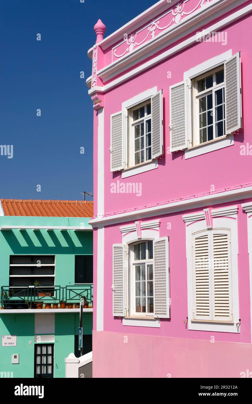 Two residential buildings hi-res stock photography and images - Alamy