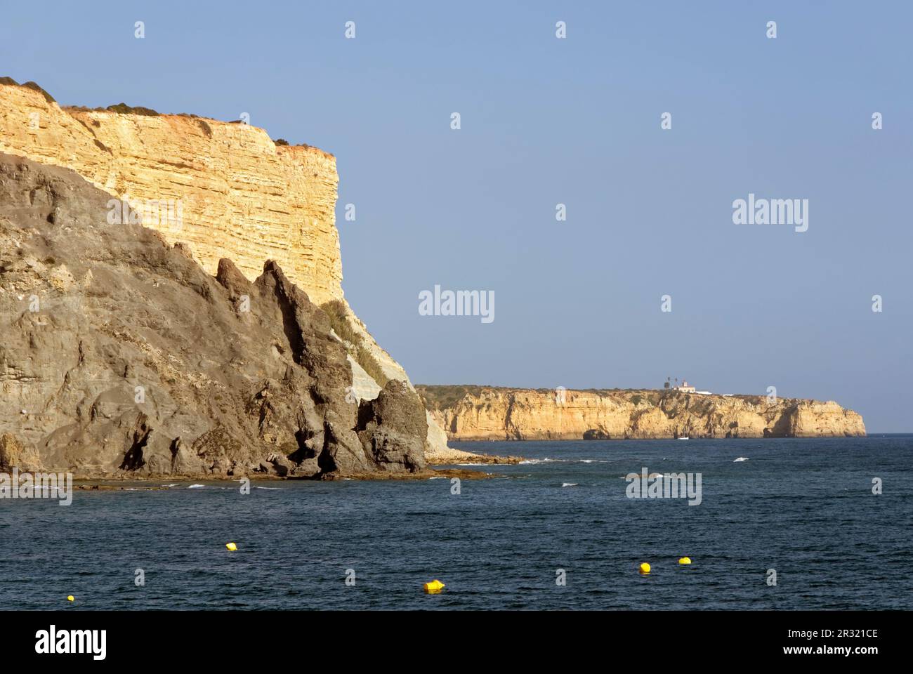 Section of rocky beach hi-res stock photography and images - Alamy