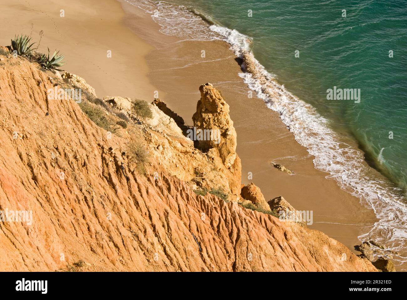 Section of rocky beach hi-res stock photography and images - Alamy