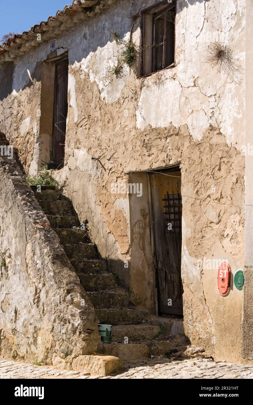 Dilapidated stone stairs hi-res stock photography and images - Alamy