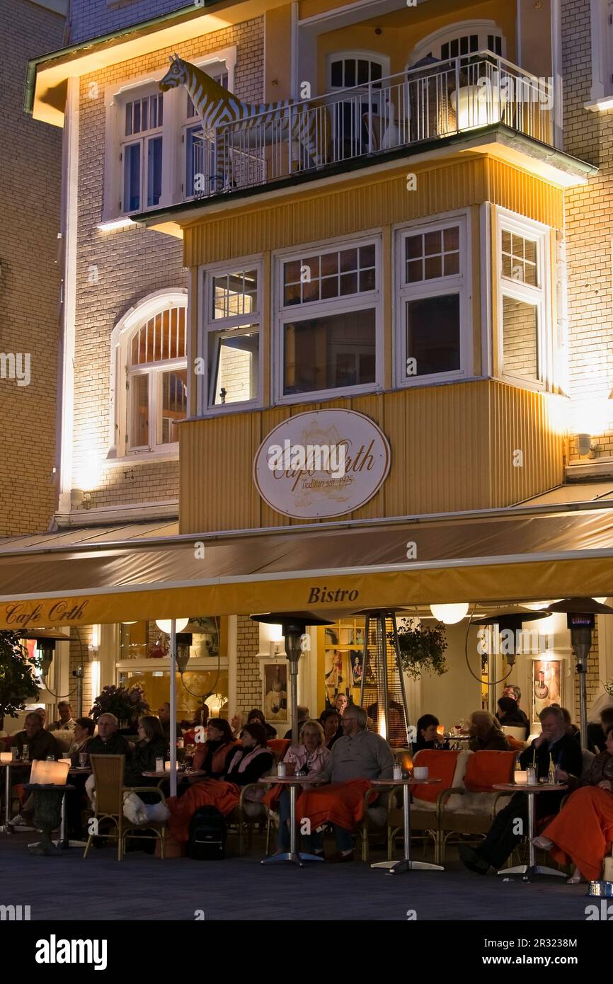 CafÃ© in the shopping street of Westerland Stock Photo - Alamy