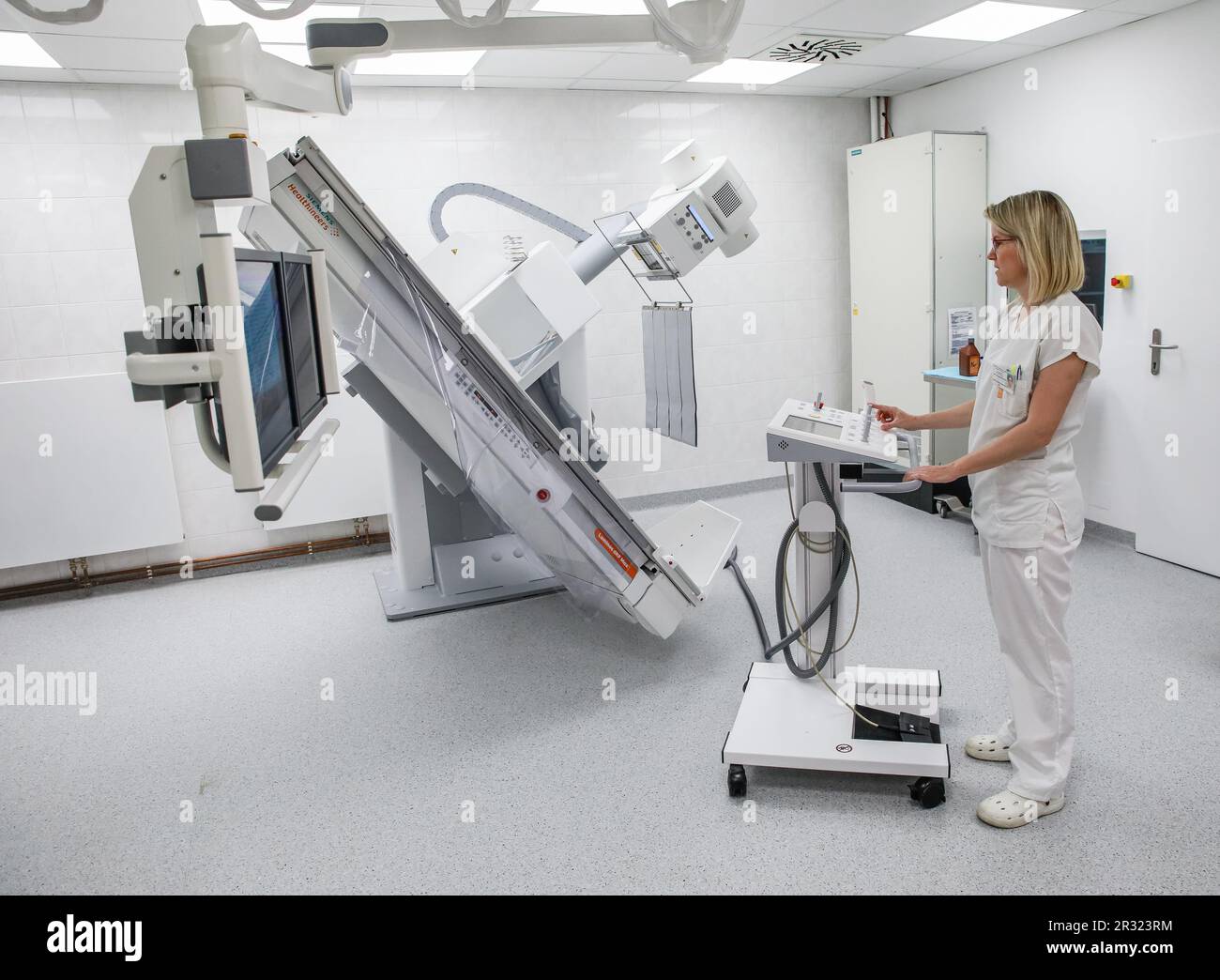 X ray fluoroscopy hi-res stock photography and images - Alamy