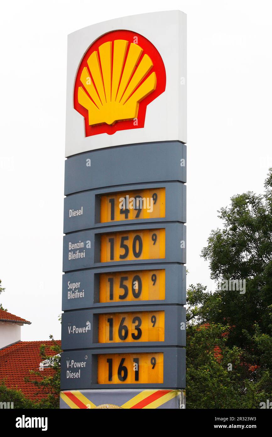 Price pole of Shell gas station Stock Photo - Alamy