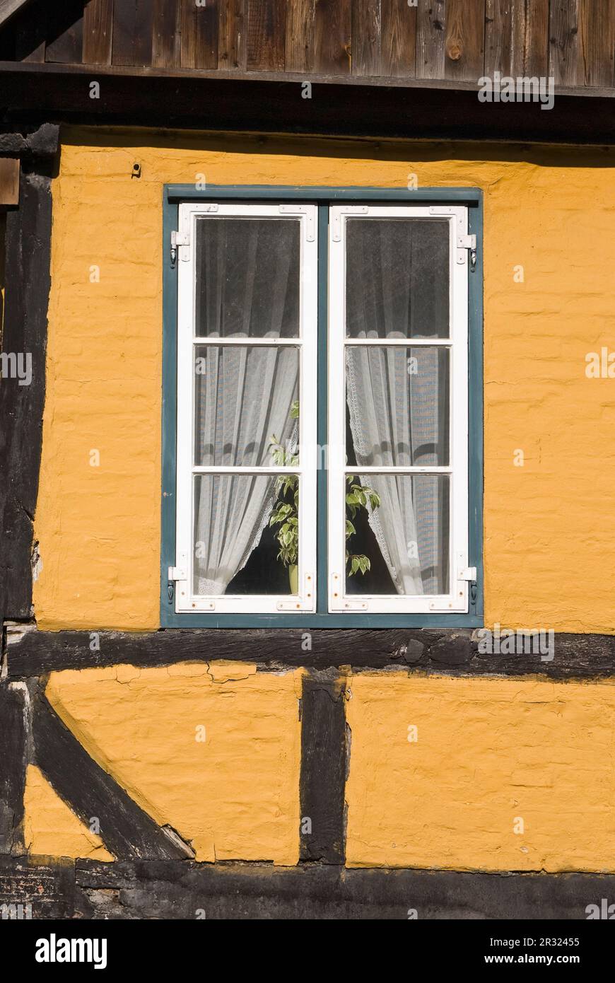 Windows in a half-timbered house Stock Photo - Alamy