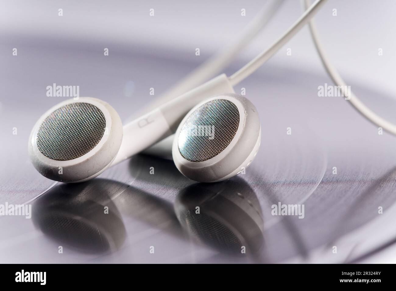 Earphones symbol hi-res stock photography and images - Alamy