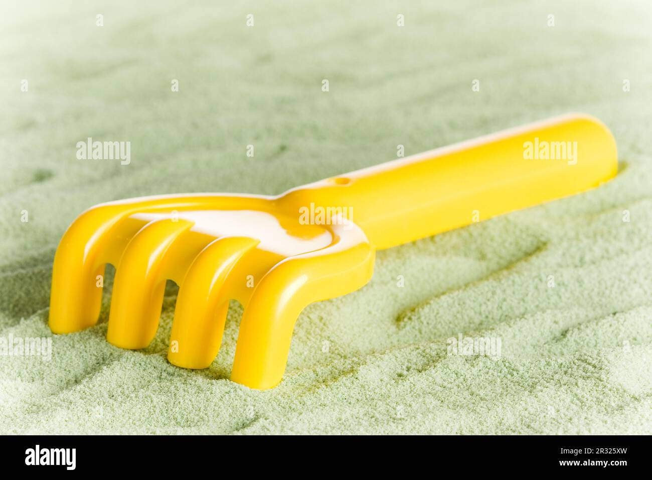 Yellow toy hi-res stock photography and images - Alamy