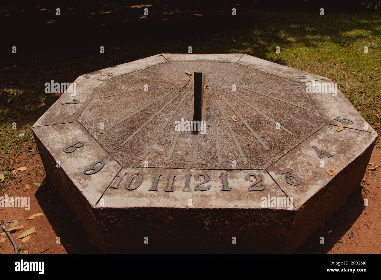 Sundial outdoor garden hi-res stock photography and images - Alamy