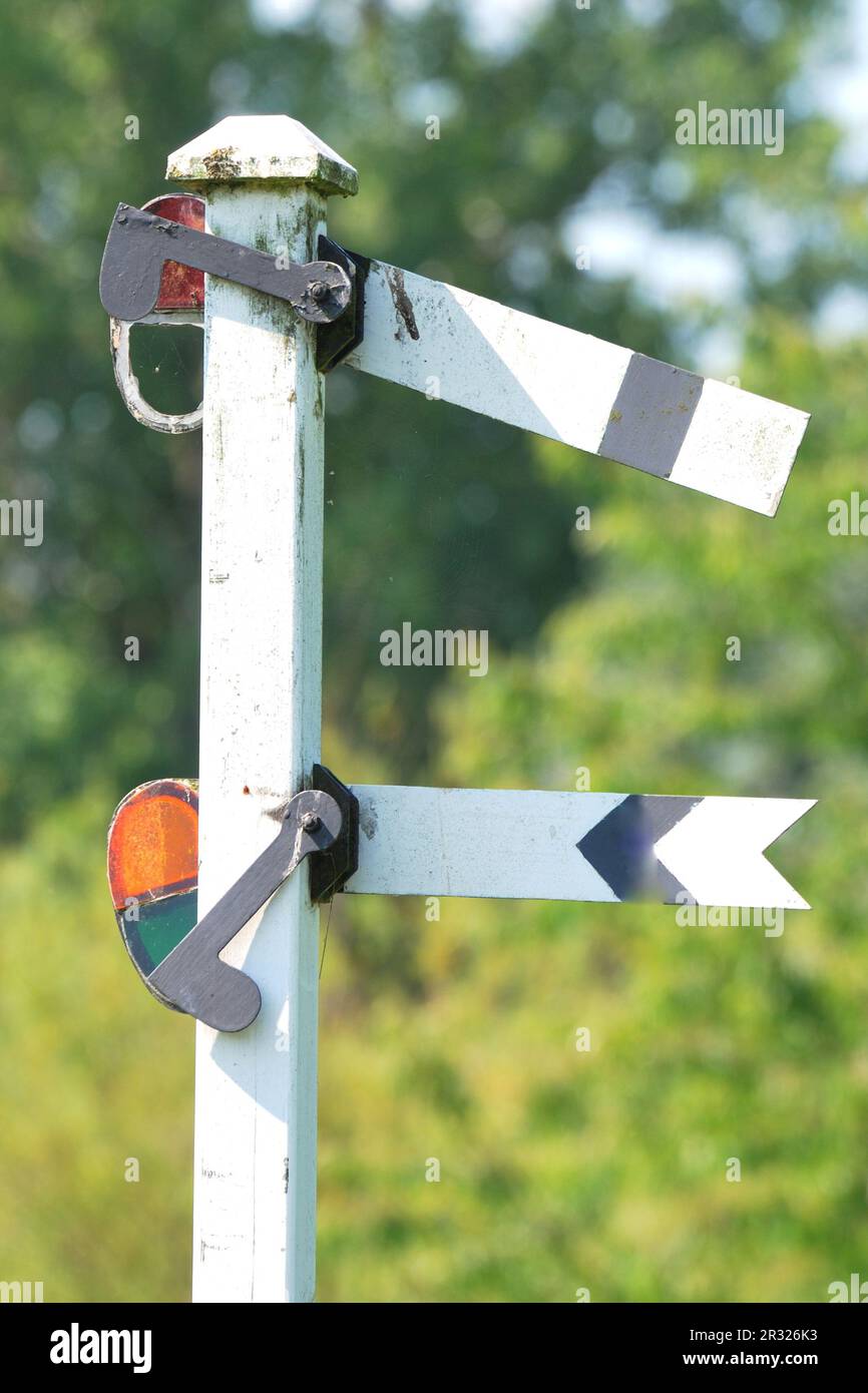Stop go signal railway hi-res stock photography and images - Alamy