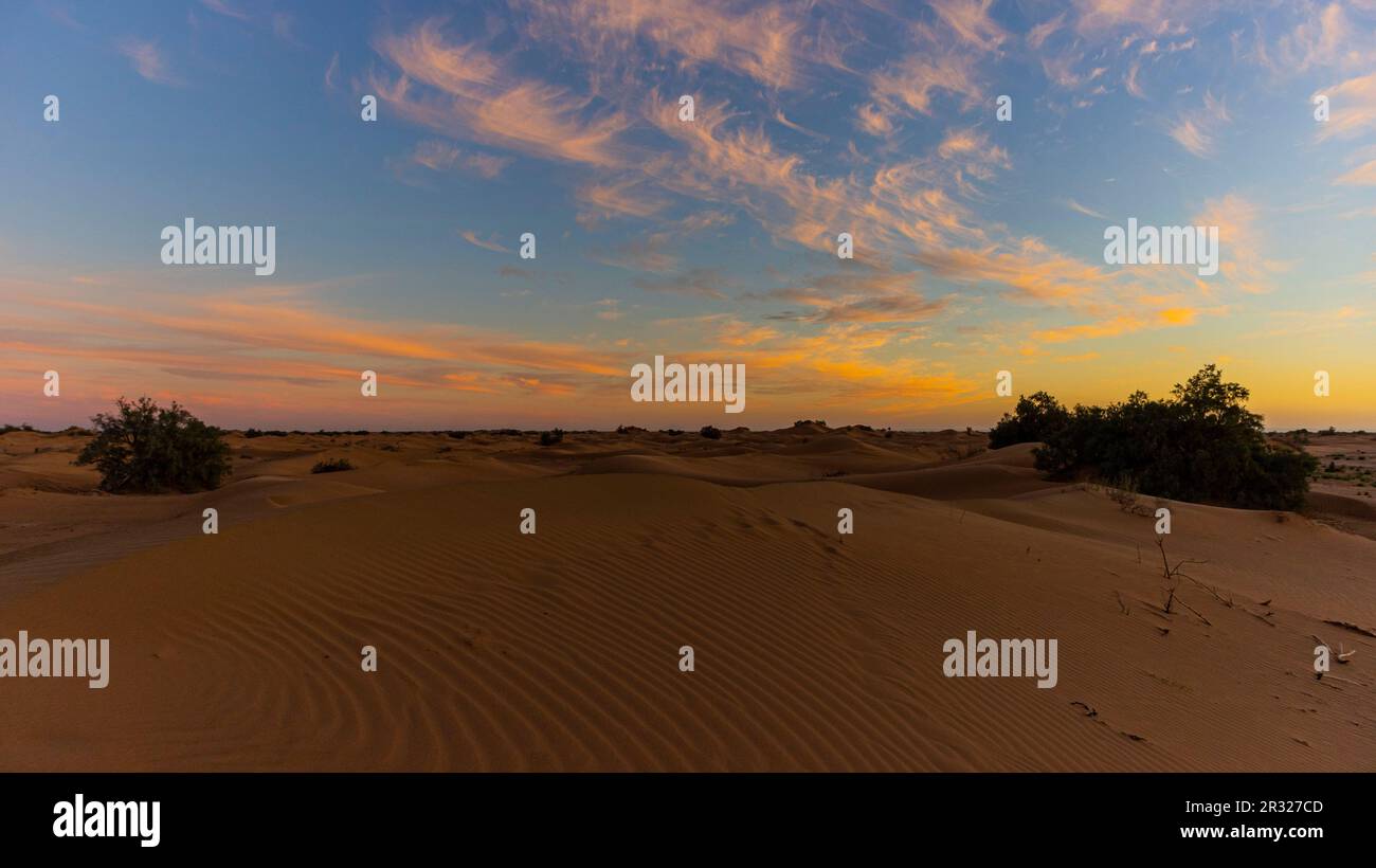 Beautiful sky over the Sahara Desert at Sunset Stock Photo - Alamy