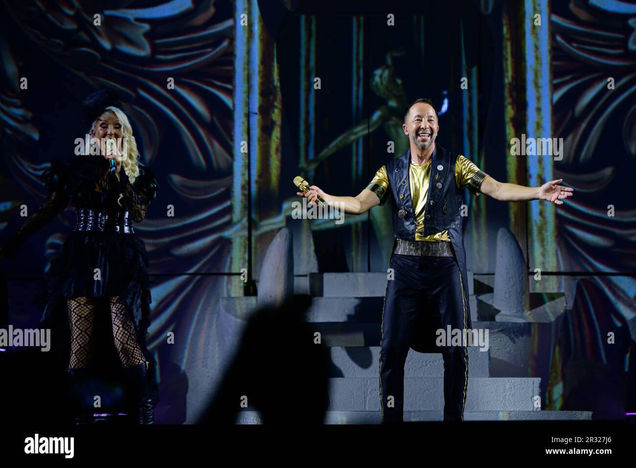 DJ BoBo bei der großen DJ Bobo-Tour, das beste aus 30 Jahren Show in ...