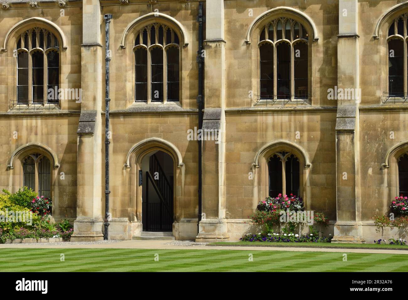 Gothic style university chapel hi-res stock photography and images - Alamy