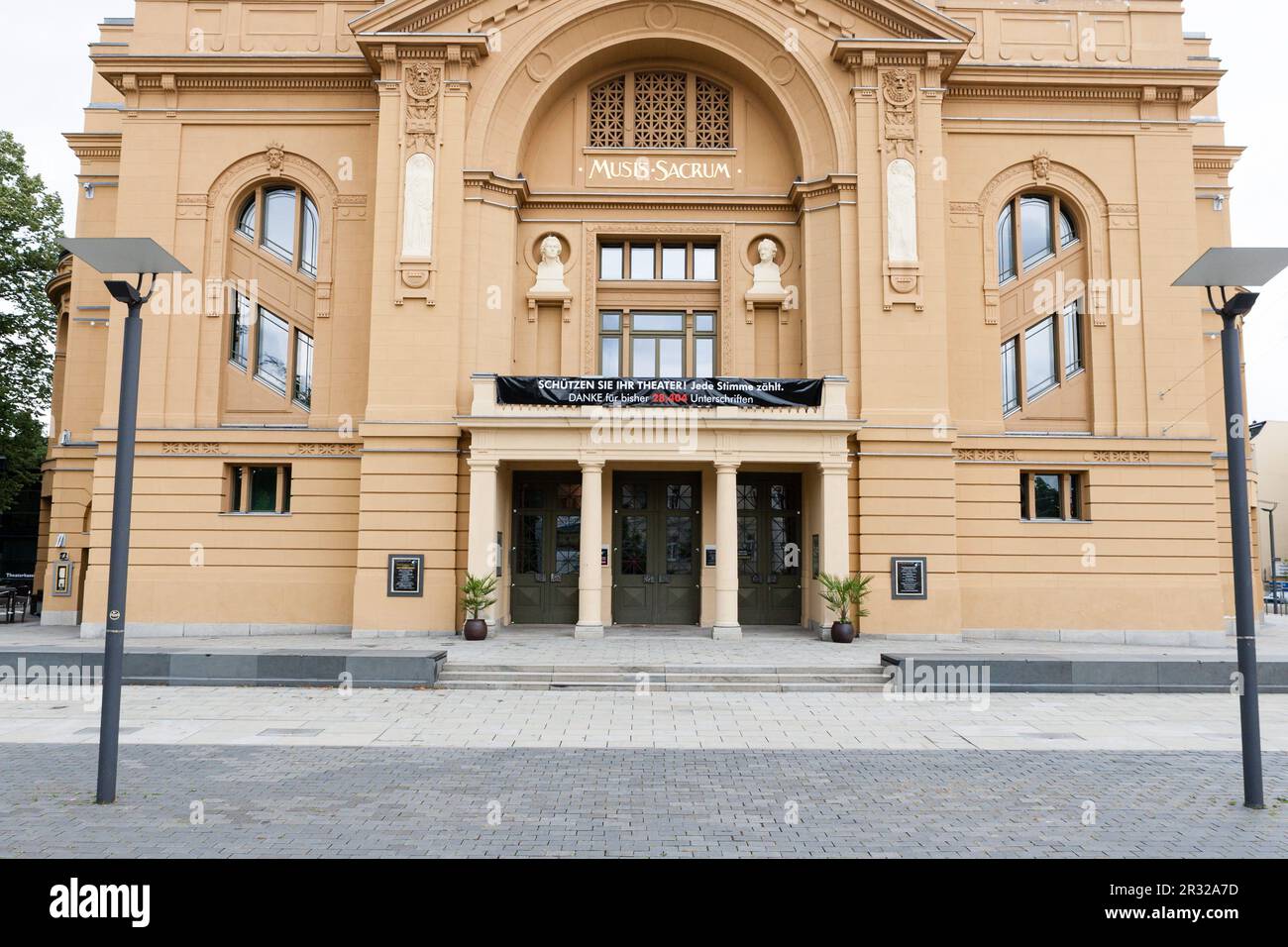 Theater gera hi-res stock photography and images - Alamy