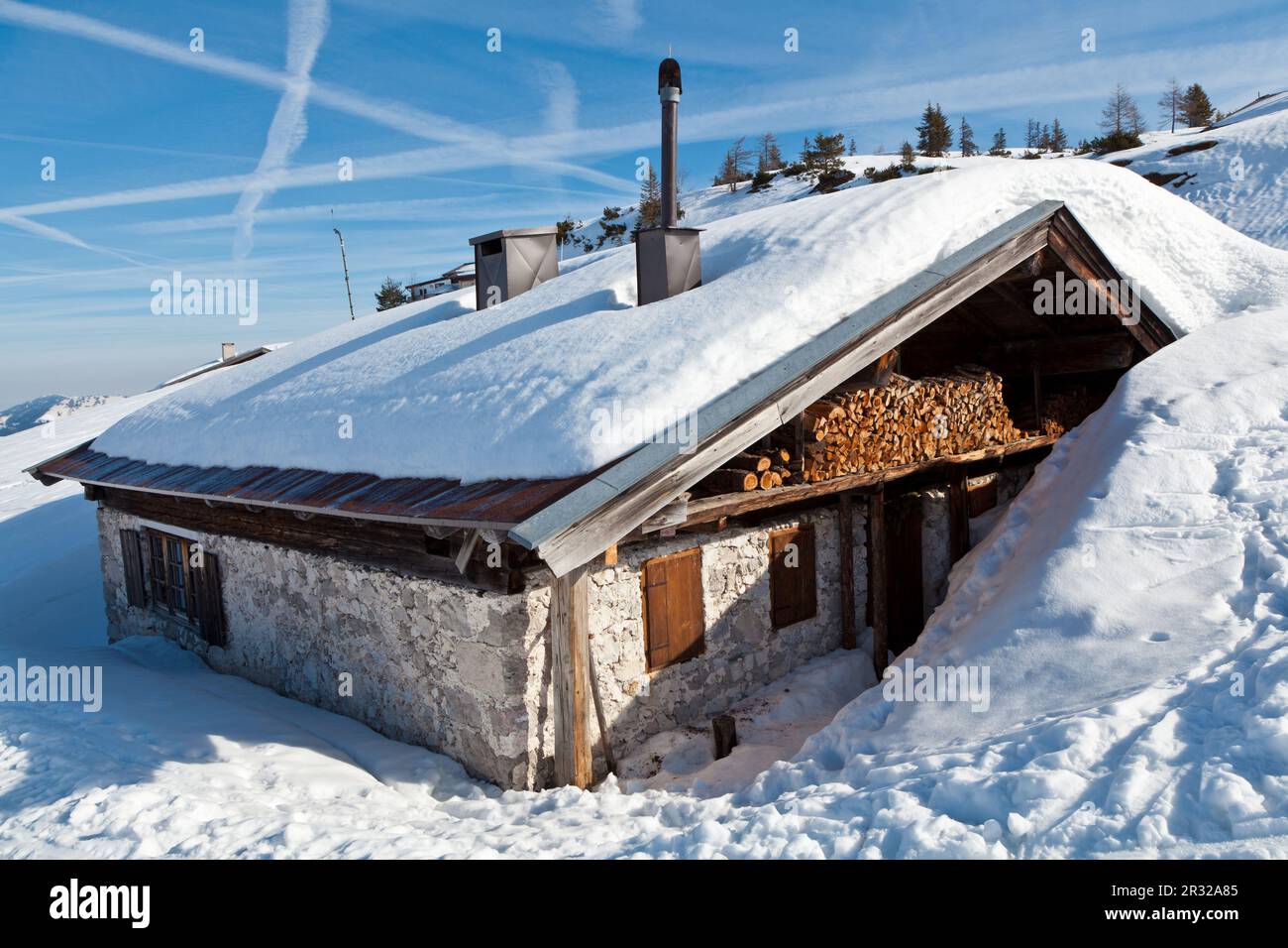Alp alpine hut hi-res stock photography and images - Alamy