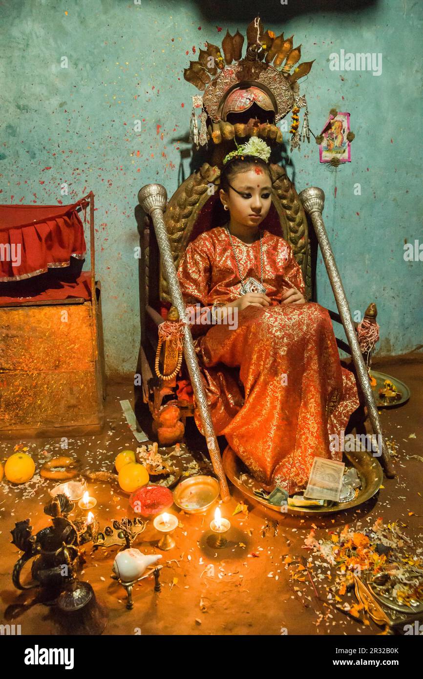 Diosa viviente kumari hi-res stock photography and images - Alamy