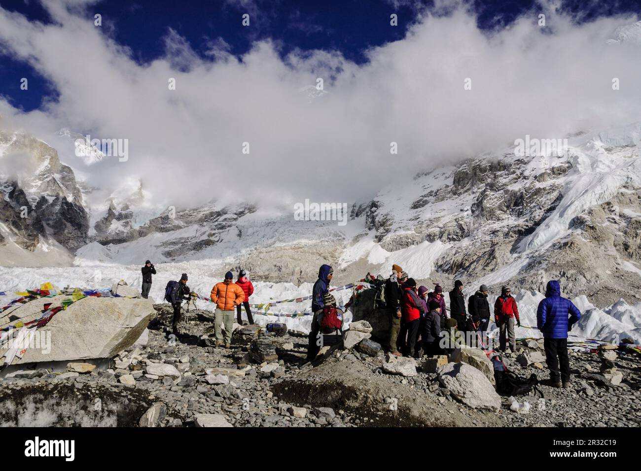 campo base del Everest.glaciar de Khumbu.Sagarmatha National Park ...