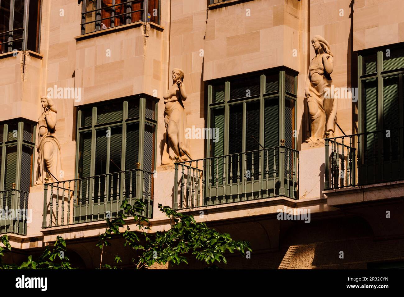 Aurora, Meridies y Vesper esculturas de Antoni Font Mas (1905 - 1984 ...