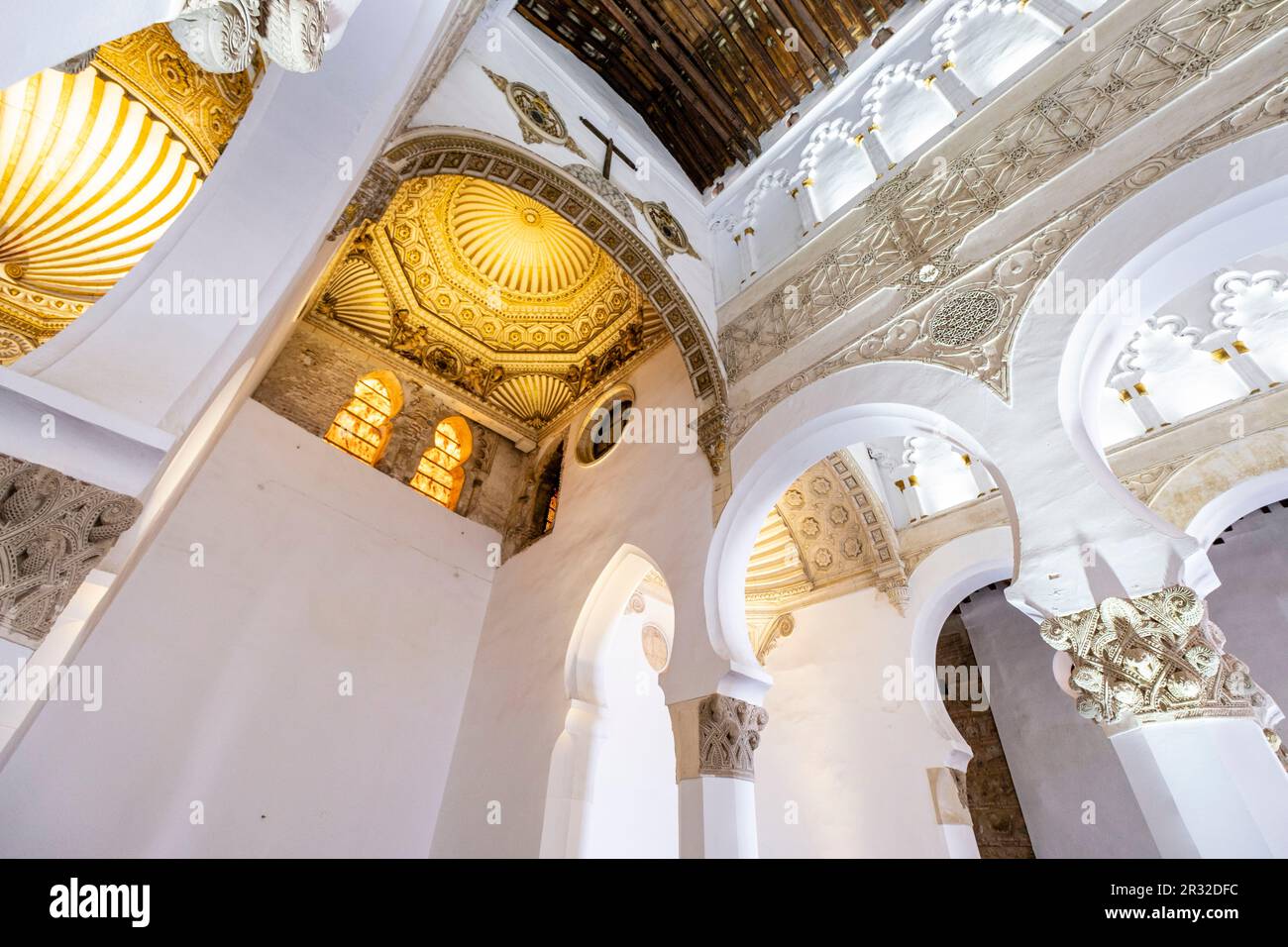 white jewish synagogue, . Santa María la Blanca, synagogue, Toledo ...