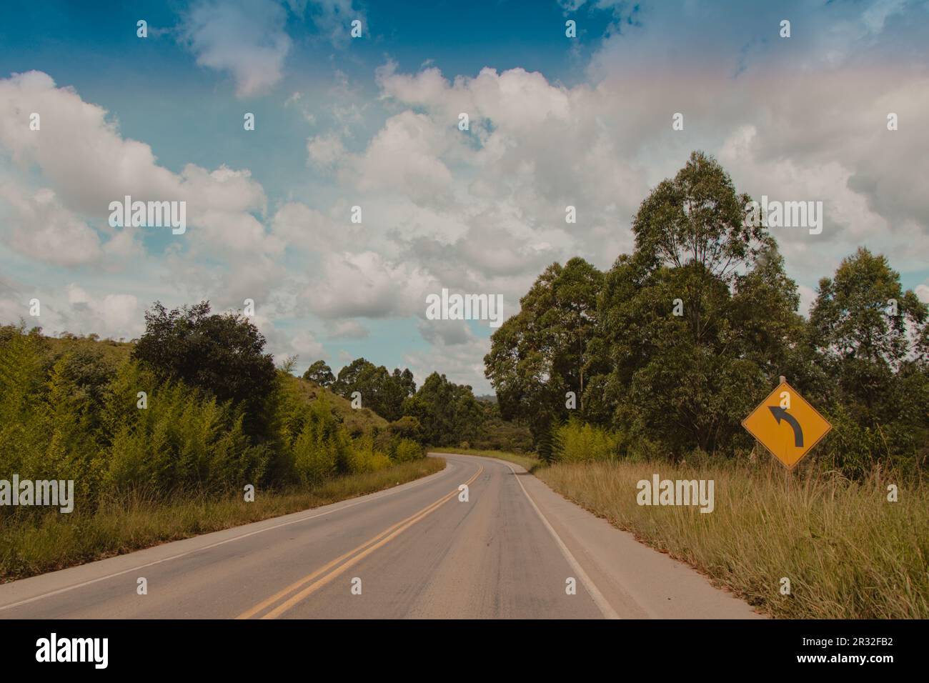 Roadway to the left hi-res stock photography and images - Alamy