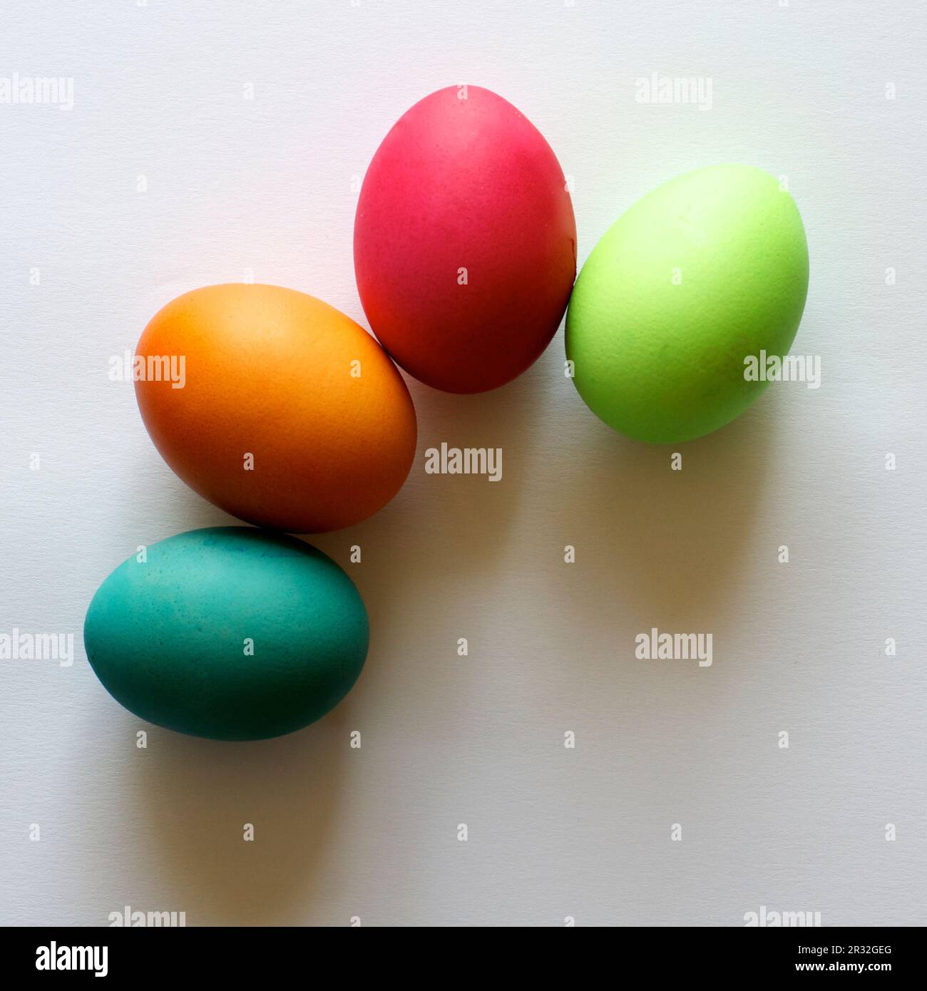 Circle of eggs hi-res stock photography and images - Alamy