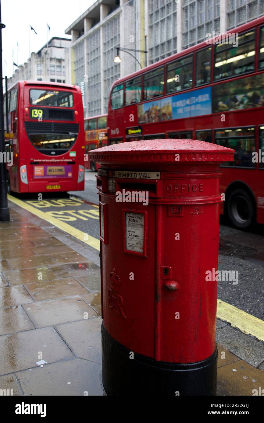 Royal mailbox hi-res stock photography and images - Alamy