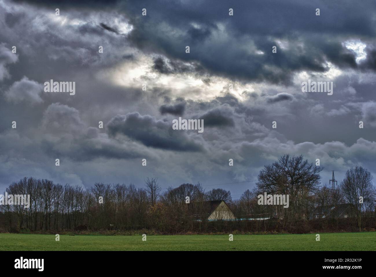Hdr clouds hi-res stock photography and images - Alamy